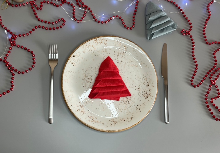 Lipat serbet menjadi pohon Natal (Variasi 1): Panduan yang mudah