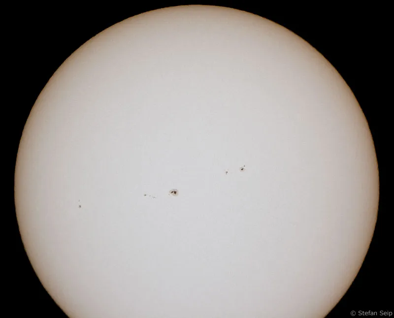 Part 06 - Be careful with photos of the sun