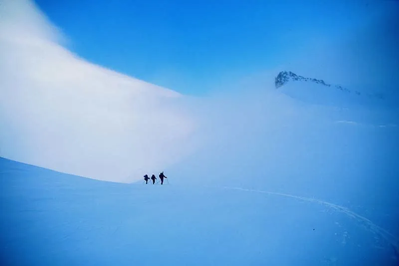 Mountain photography: Extreme conditions - cold, storms