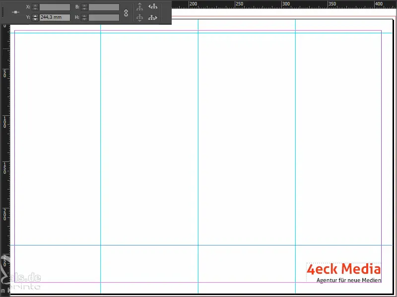 Merancang kalender dinding DIN-A3 di InDesign dan mencetaknya.