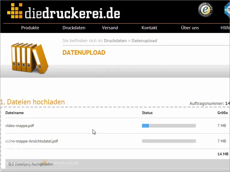 InDesign: Presentation folder with relief varnish